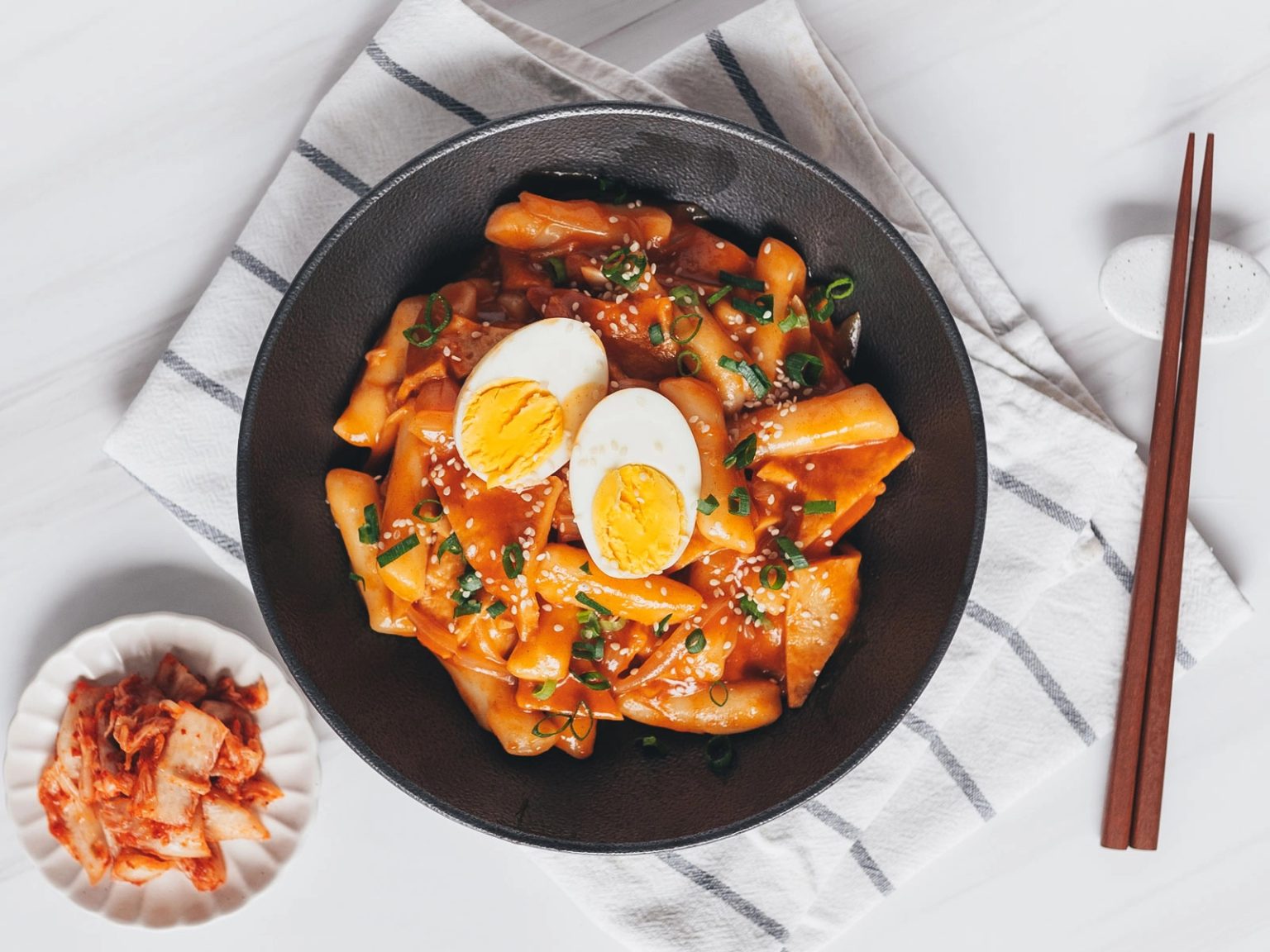 10 Cách làm Tokbokki (bánh gạo Hàn Quốc) ngon, đơn giản tại nhà | TIKI