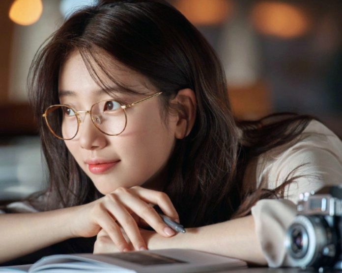 Mặt Tròn Nên Đeo Kính Gì? Cách Chọn Kính Phù Hợp Nhất | TIKI