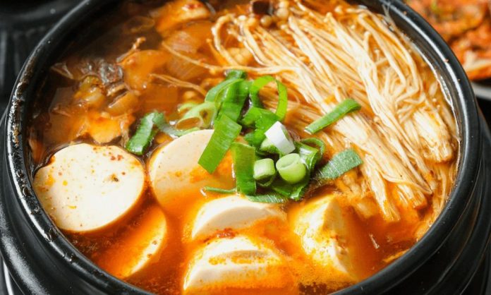 4 Công thức làm canh kim chi đậu phụ ngon miệng tại nhà | TIKI