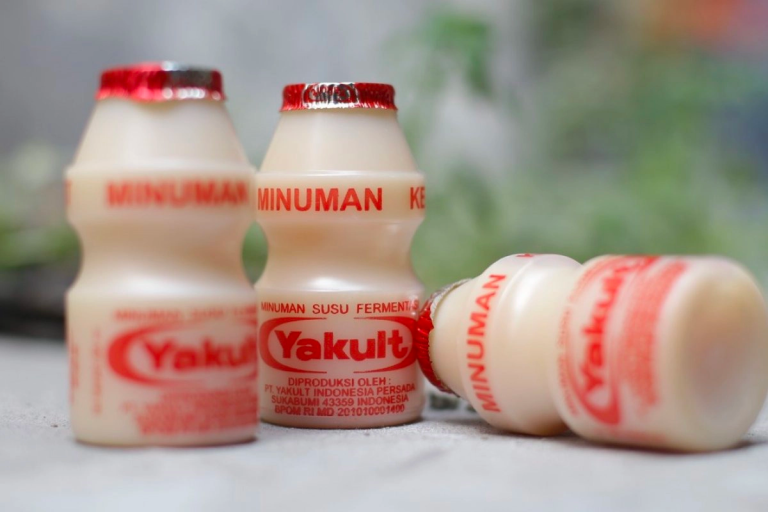 Nên uống Yakult khi nào? Cách uống Yakult đúng nhất | TIKI