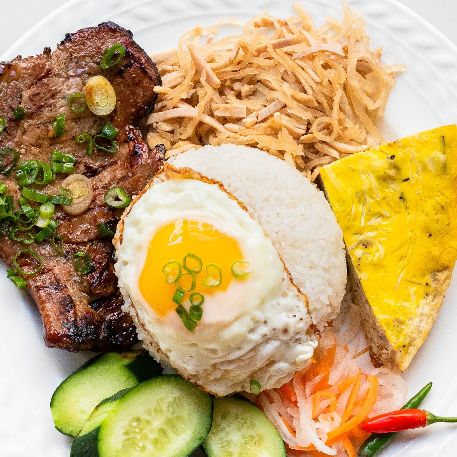 Cơm tấm bao nhiêu calo? Ăn nhiều có béo hay không? | TIKI