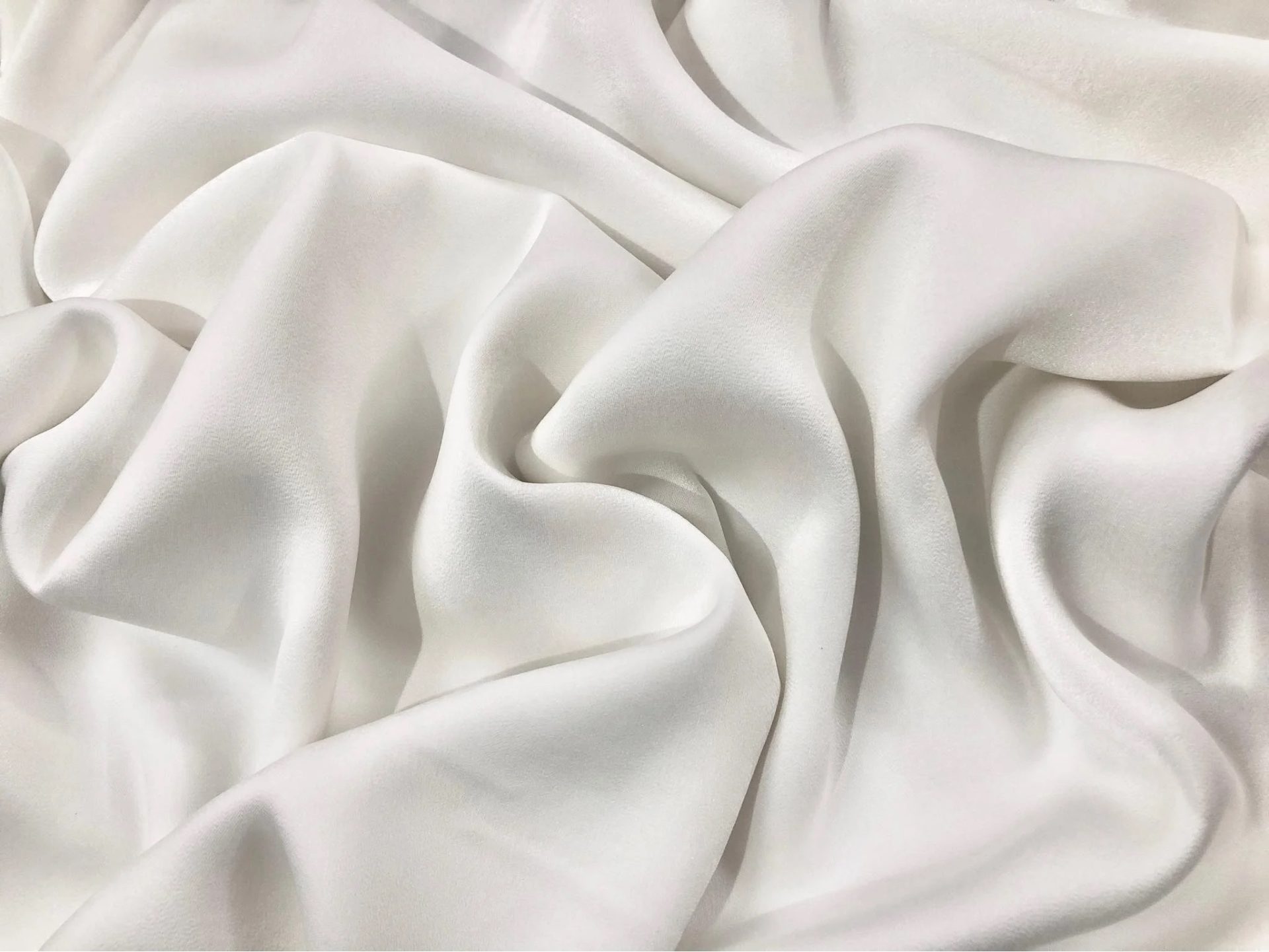 Màu trắng là gì? Khám phá ý nghĩa màu trắng trong cuộc sống, tình yêu ...