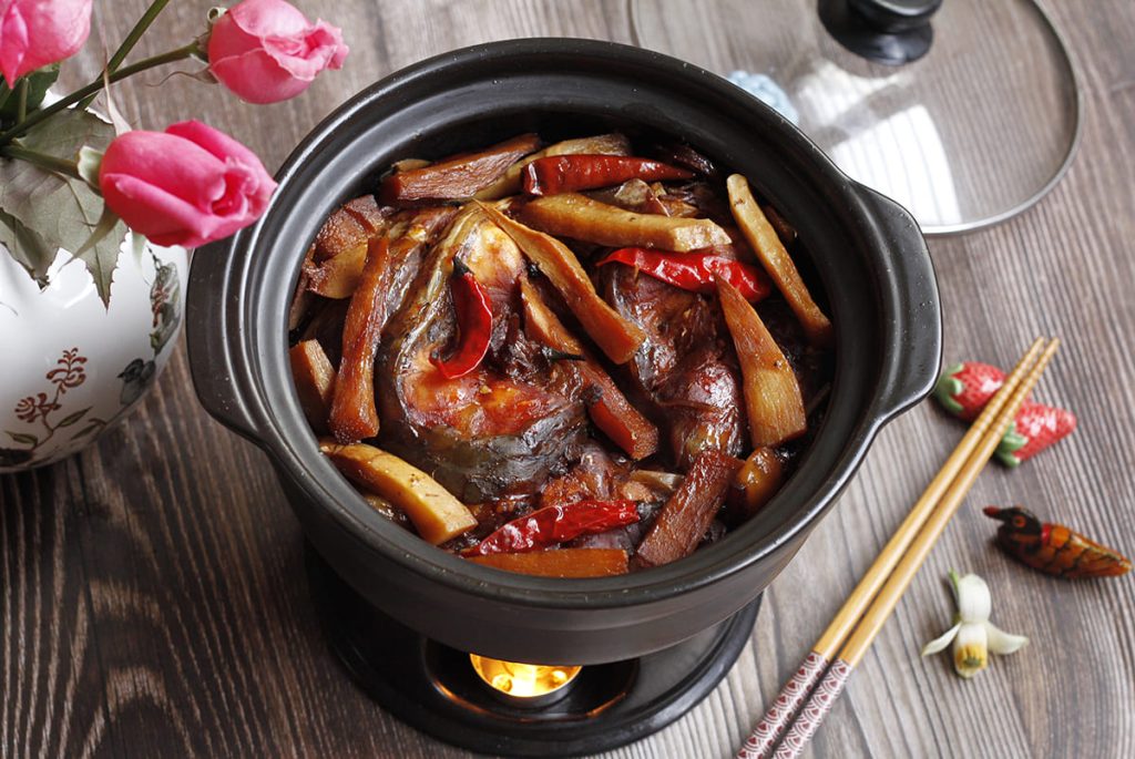 Cá kho bao nhiêu calo? Ăn cá kho có béo không? | TIKI