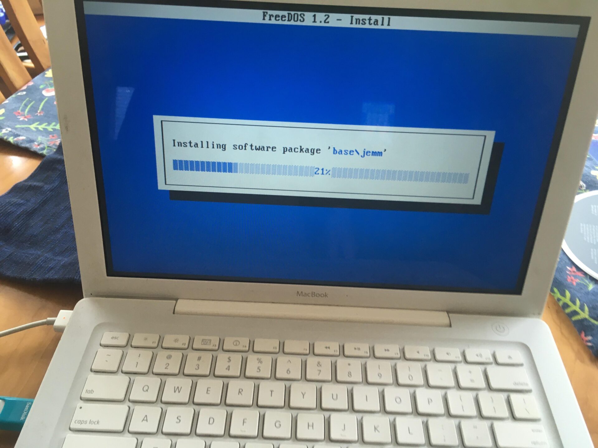 Hệ điều hành Free DOS là gì? Sự khác nhau Free DOS, Windows | TIKI