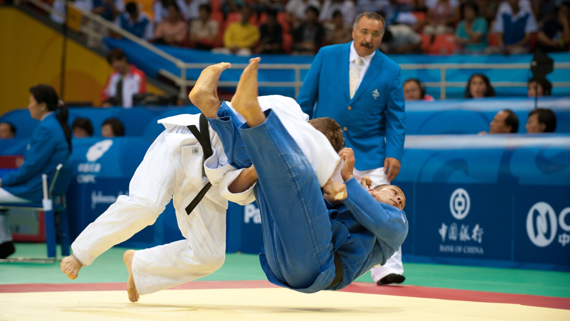 Nên Học Võ Gì Để Tự Vệ? TOP 6 Môn Võ Phòng Vệ Tốt Nhất Cho Con Gái | TIKI